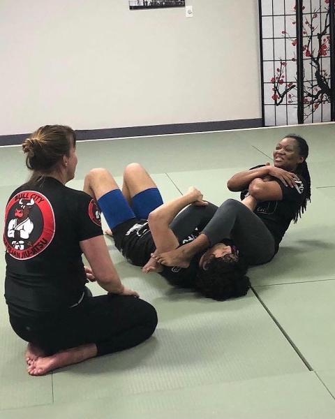 Top 10 Self-Defense Classes Near Me - DistinguishedTeaching